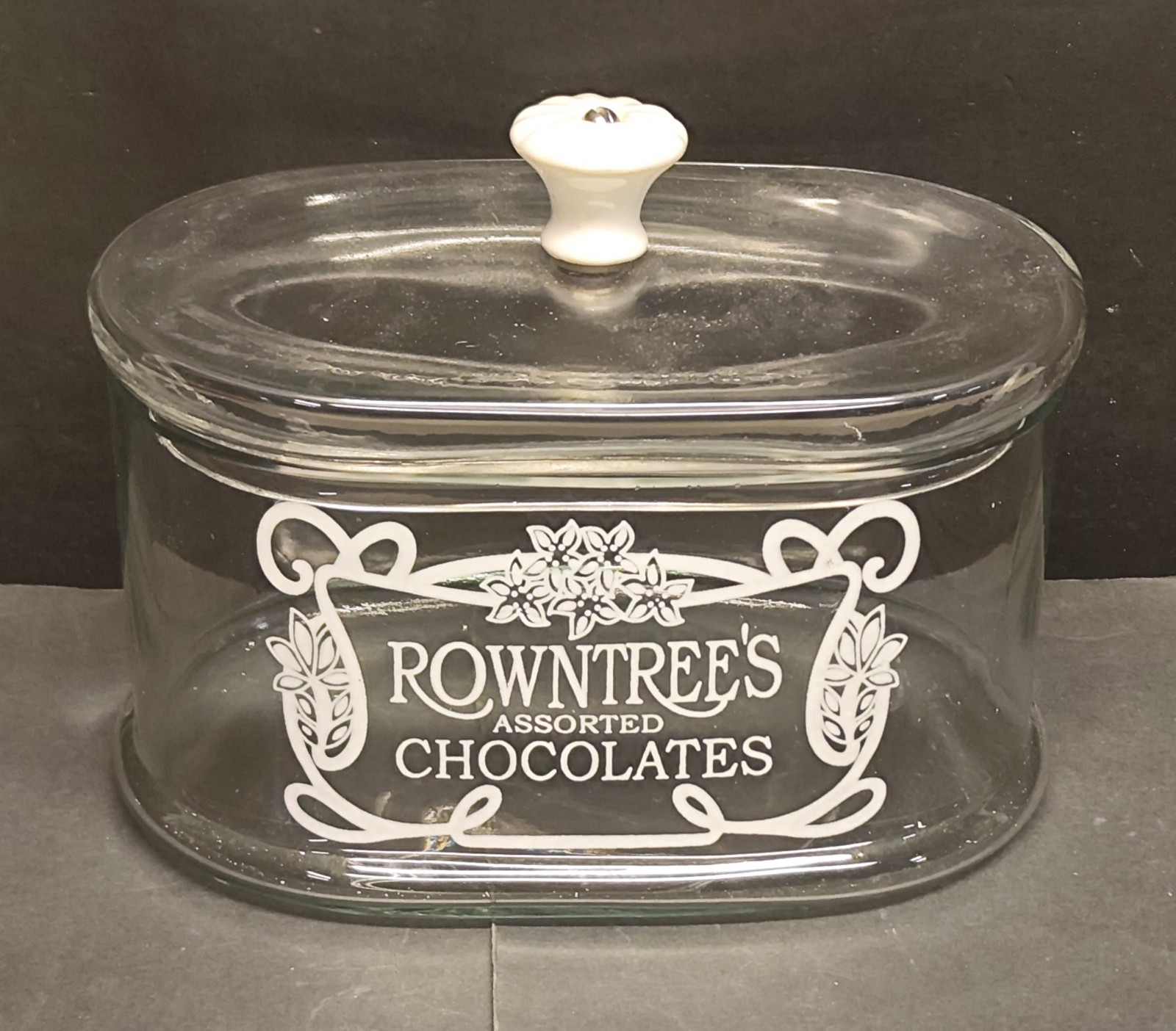 Glasburkar med lock | Auktion.se